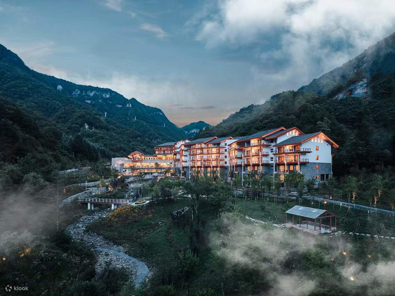 Crowne Plaza Hubei Shennongjia (Ski Special) - Klook Singapore